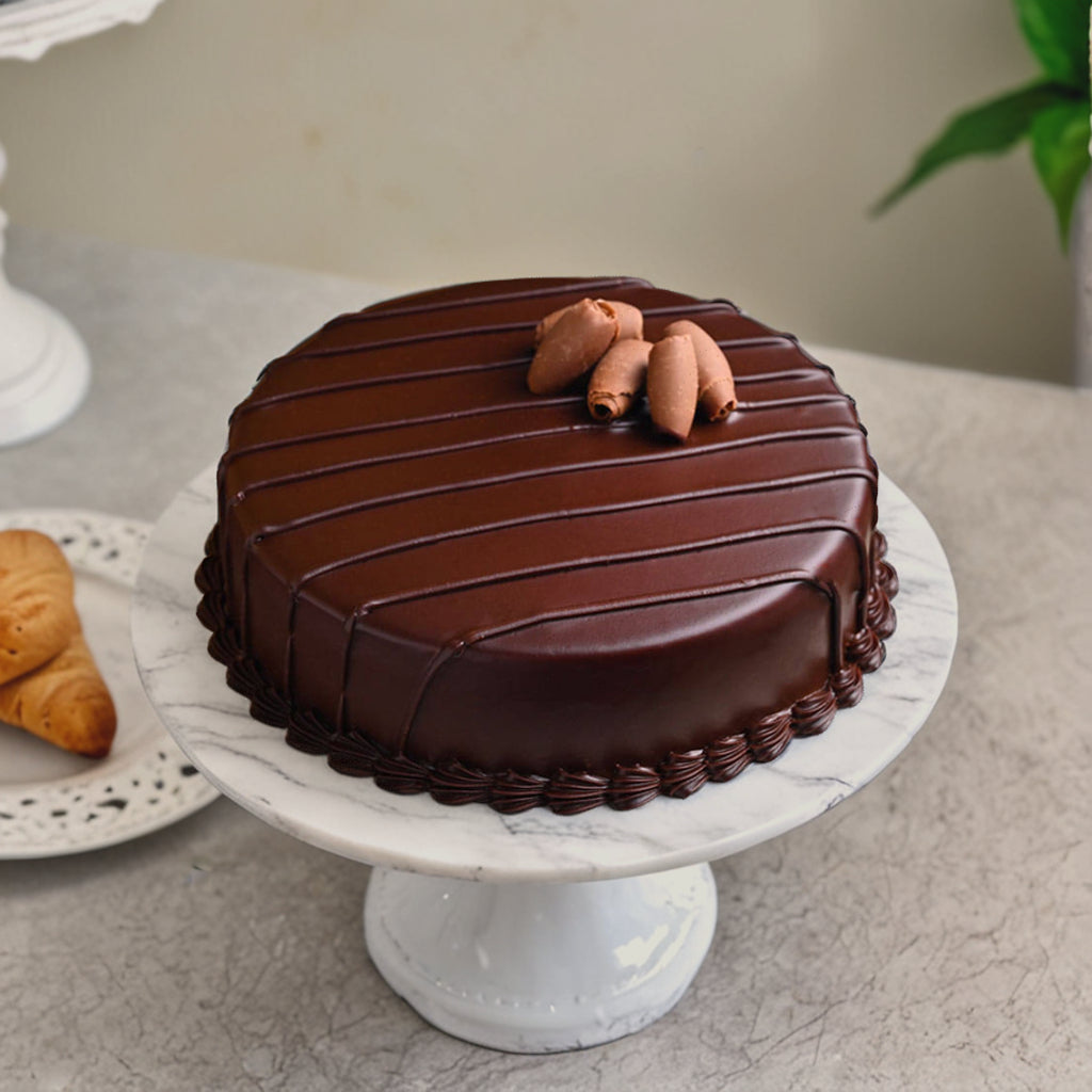 Order Milk Chocolate Silk Cake | Creamy & Velvety Delight in Delhi NCR ...